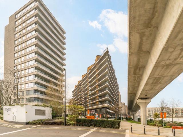 Starboard Way, Royal Wharf E16, 2 bed flat to rent, £2,600 pcm | PrimeLocation