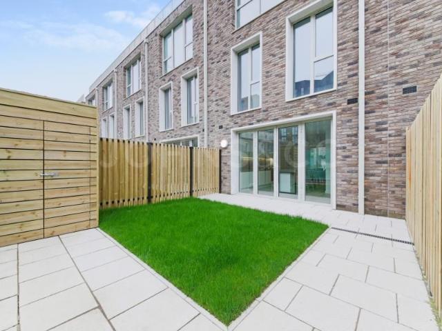 Starboard Way, Royal Wharf, London E16, 3 bed town house to rent, £3,850 pcm | PrimeLocation
