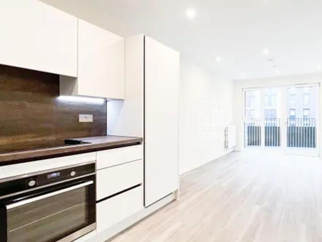 Starbucks, Forest Road, London, E17 6DU, United Kingdom | 1 bed apartment for rent #167618120 | Rentberry