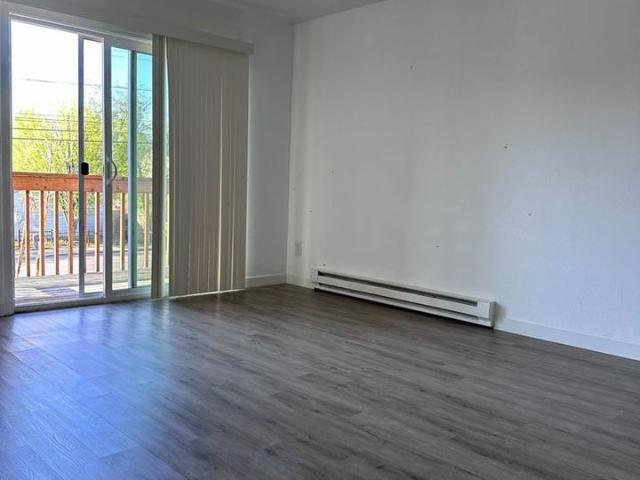 Stark Street Townhomes SST 1 Bedroom Apartment for Rent at 15847 Se Stark St, Portland, OR 97233 Glenfair