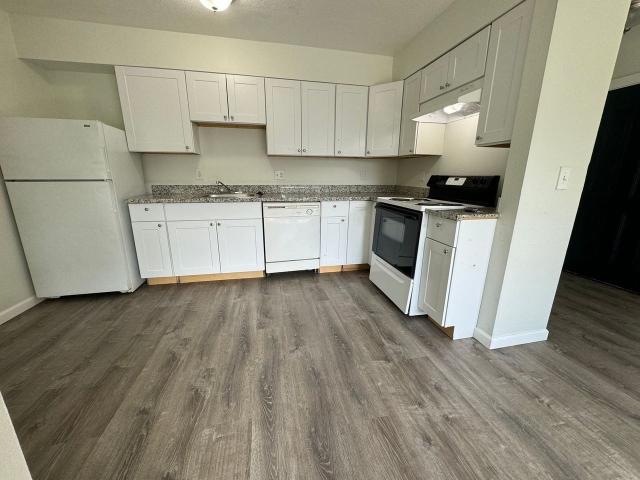 Stark Street Villa 1 Bedroom Apartment for Rent at 450 Se 127th Ave, Portland, OR 97233 Hazelwood