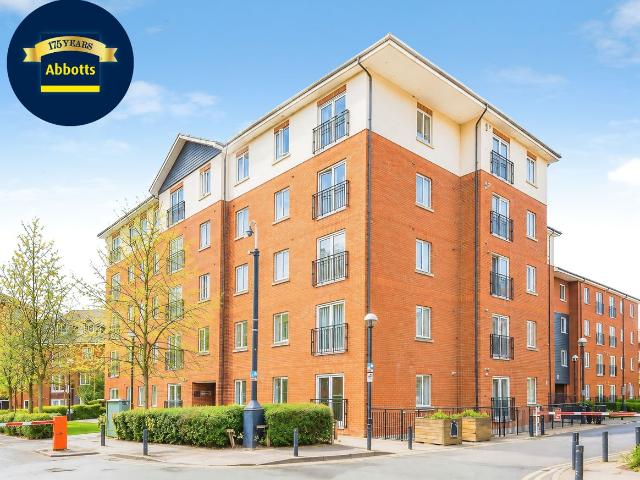 Starling Court, Bishop's Stortford CM23, 2 bed flat to rent, £1,350 pcm | PrimeLocation