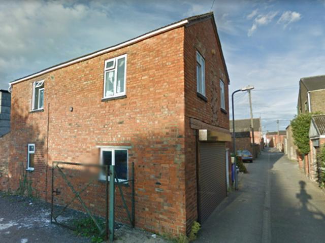 Startford Road, Wolverto MK12, 2 bed flat to rent, £1,095 pcm | PrimeLocation