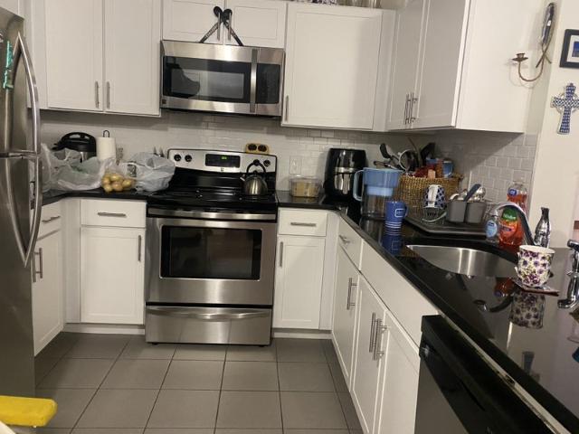 Starting Aug.1st Room For Rent In Duplex Apartment