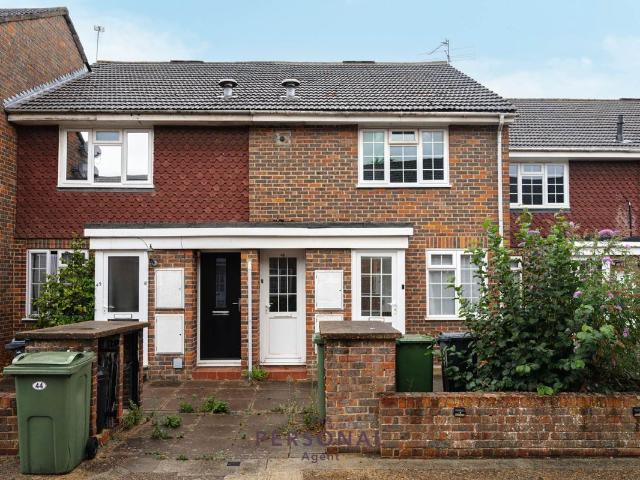 Stevens Close, Epsom KT17, 1 bed maisonette to rent, £1,500 pcm | PrimeLocation