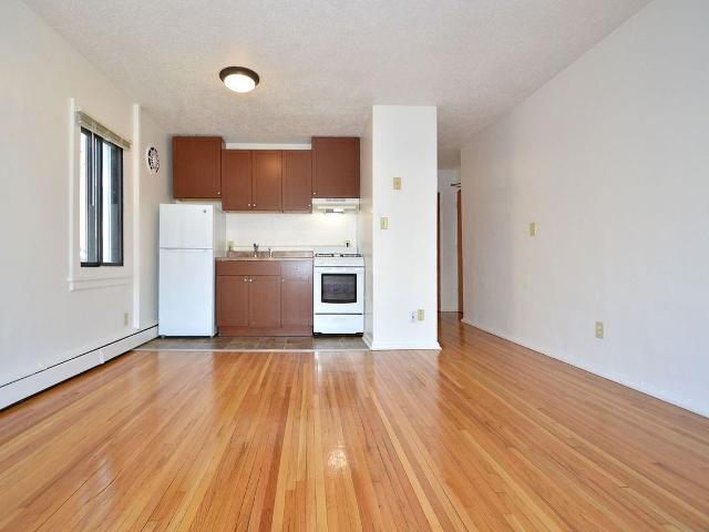 Stevens Community 2 Bedroom Apartment for Rent at 128 E 18th St, Minneapolis, MN 55403 Stevens Square