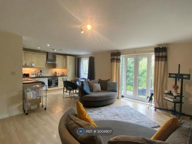 Stevenson House, Chesterfield S41, 3 bed flat to rent, £925 pcm | PrimeLocation