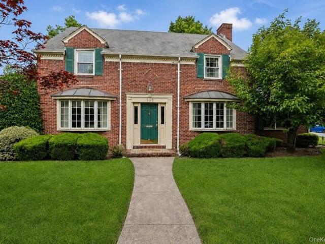 Stewart Ave, Garden City, Home For Sale