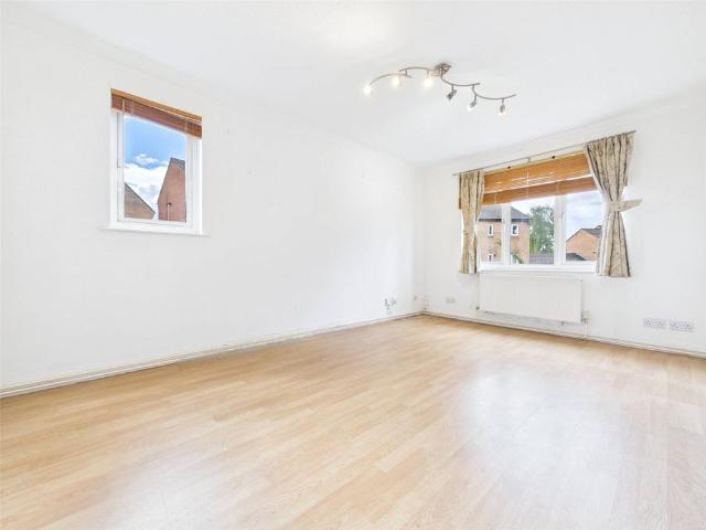 Stewart Close, Hampton, TW12