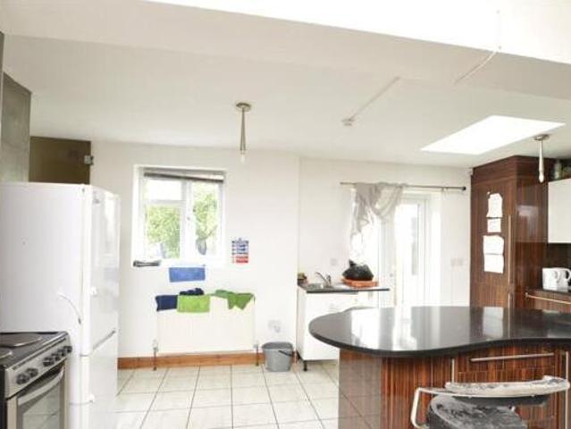 Stewart Close, Kingsbury, 8 Bedroom Semi detached