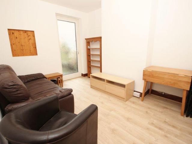 Stewart Road, BOURNEMOUTH BH8 4 bed terraced house to rent £1,900 pcm £438 pw