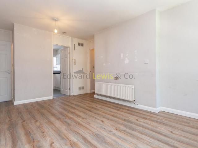 Stewart Street, London E14 1 bed flat to rent £1,651 pcm £381 pw