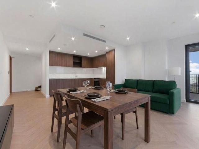 Stewart Street, Oak House Stewart Street E14, 1 bed flat to rent, £2,700 pcm | PrimeLocation