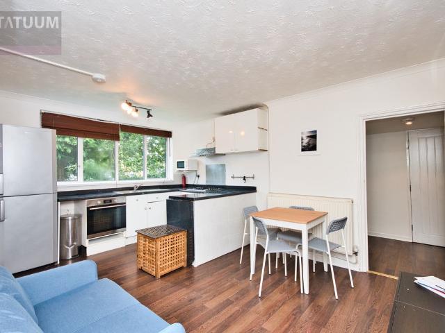 Stewart Street, Off Manchester Road, Crossharbour, Isle Of Dogs, London E14, 3 bed flat to rent, £2,600 pcm | PrimeLocation