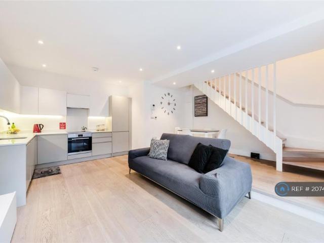 Stewarts Road, London, SW8 1 bed maisonette to rent £2,500 pcm £577 pw