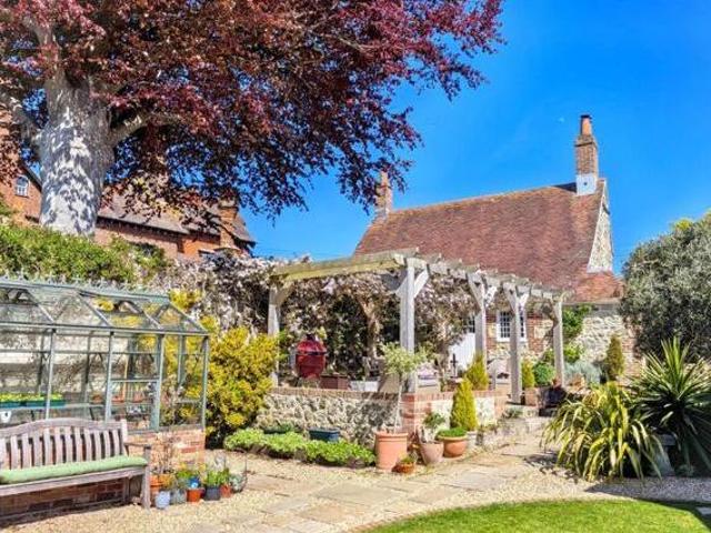 Steyne Road, Seaview, 3 Bedroom Detached