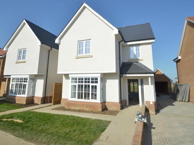 Stebbing Road, Dunmow CM6 4 bed detached house to rent £2,995 pcm £691 pw