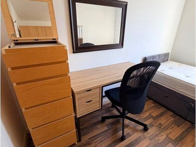 Stebondale Street, London E14, Room to rent, £830 pcm | PrimeLocation
