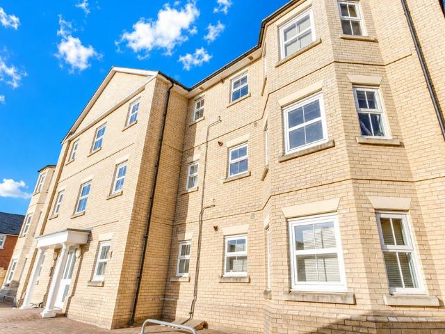 Steed Crescent, Colchester CO2, 2 bed flat to rent, £1,200 pcm | PrimeLocation