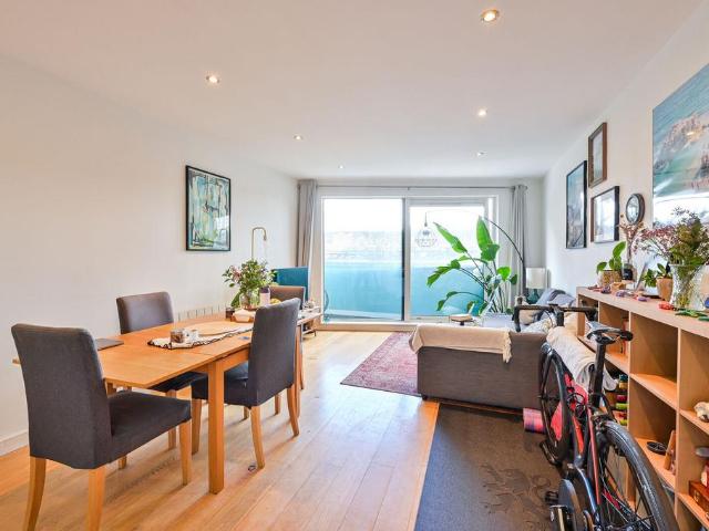 Steedman Street, London, Elephant and. 2 bed flat to rent £2,800 pcm £646 pw