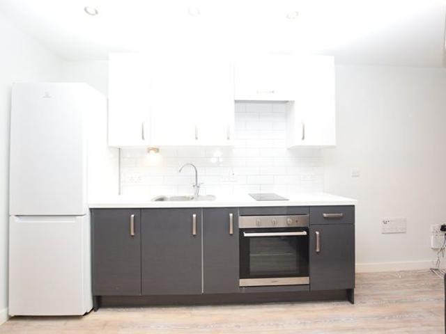 Steelbank, Sheffield S3, Studio to rent, £650 pcm | PrimeLocation