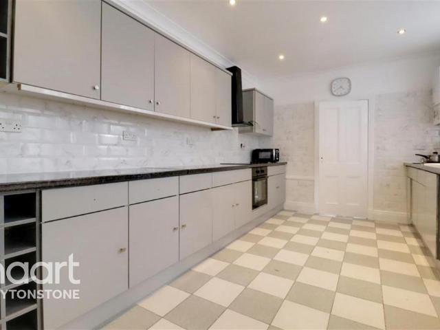 Steele Road, Leytonstone, E11 5 bed end of terrace house to rent £3,500 pcm £808 pw