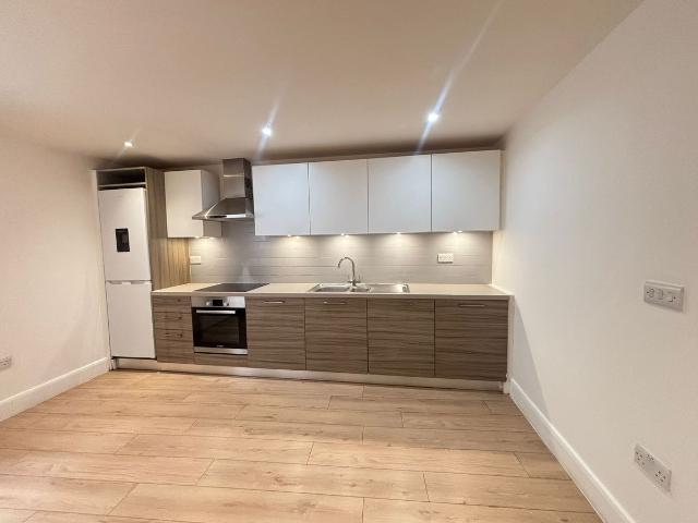 Steelway Apartments, A South Street, Romford RM1, 1 bed flat to rent, £1,400 pcm | PrimeLocation