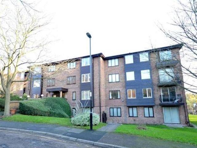 Steep Hill, Croydon, 1 Bedroom Apartment