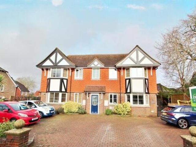 Steep Lane, Sandena, Findon Village, 2 Bedroom Flat