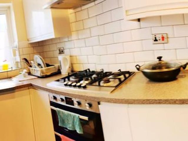 Stellman Close, London E5, Room to rent, £800 pcm | PrimeLocation