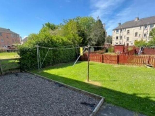 Stenhouse Gardens North, Edinburgh, 2 Bedroom Ground