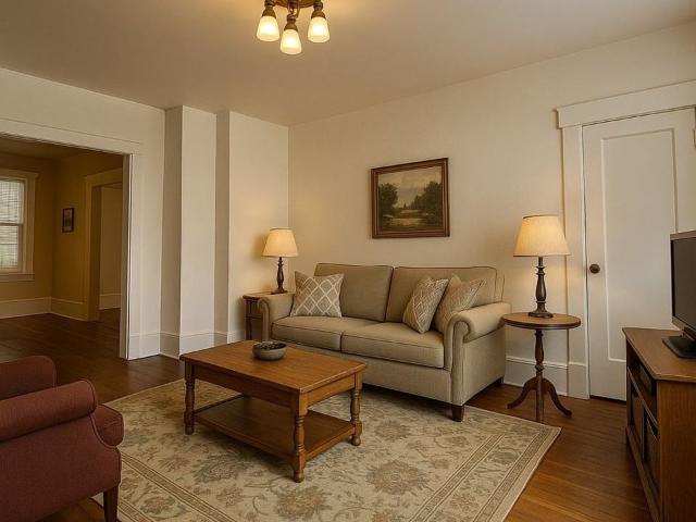 New York Apartments Studio Apartment for Rent at 322 N G St, Tacoma, WA 98403 New Tacoma