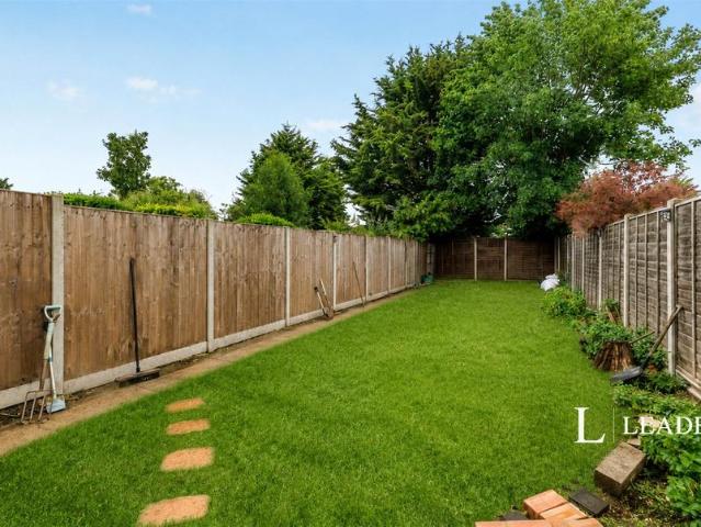 Stepgates, KT16 4 bed semi detached house to rent £2,650 pcm £612 pw