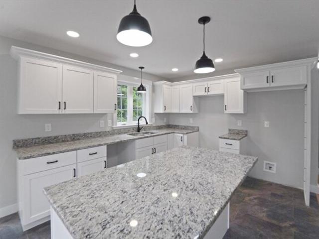 Stephanie Dr, Gardner, Home For Sale
