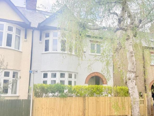 Stephen Road, Headington, OX3 4 bed semi detached house to rent £3,500 pcm £808 pw