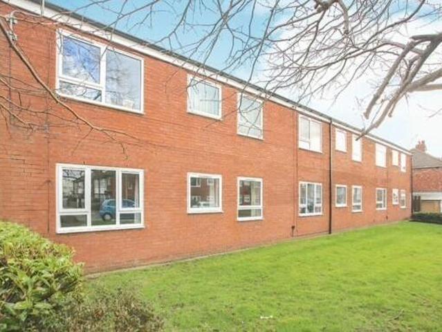 Stephen Walk, Offerton, 2 Bedroom Flat