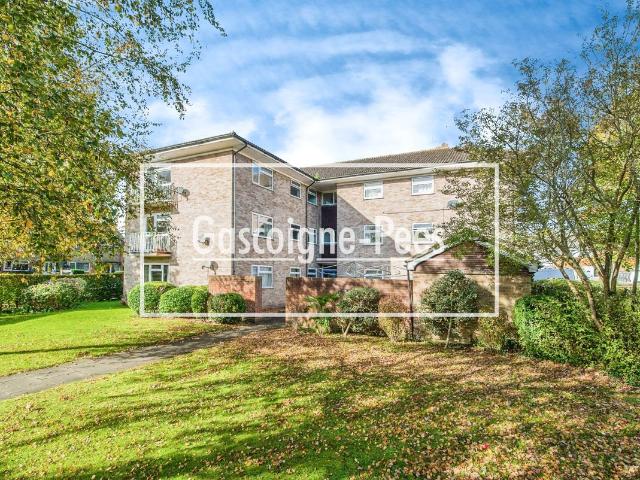 Stephens Road, Tadley RG26, 2 bed flat to rent, £1,150 pcm | PrimeLocation