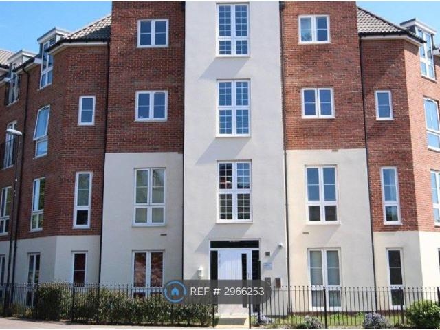 Stephenson Court, Worthing BN13, 2 bed flat to rent, £1,500 pcm | PrimeLocation
