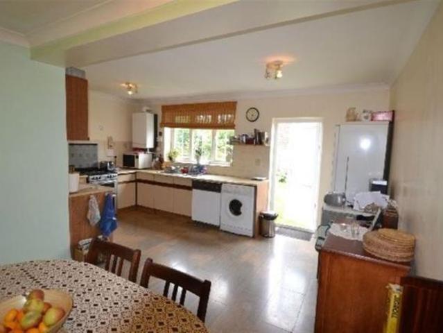 Stephenson Road, Ealing 3 bed semi detached house to rent £2,295 pcm £530 pw