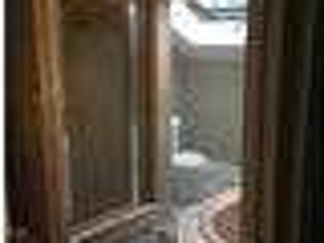 Steps from Park 2 bedroom 1/2 House Off Street Parking & Pets Welcome