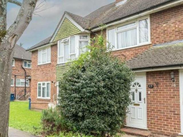 Sterling Avenue, Edgware, 2 Bedroom Maisonette
