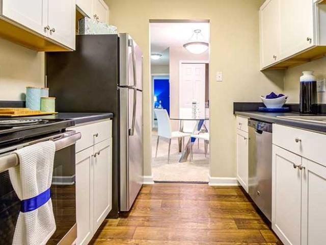 Sterling Bluff Apartments 2 Bedroom Apartment for Rent at 201 W Montgomery Xrd, Savannah, GA 31406 Leeds Gate Colonial Village