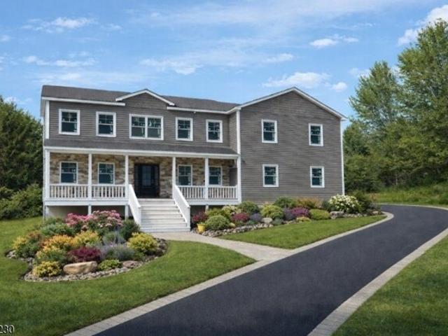 Sterling Dr, Wantage Township, Home For Sale