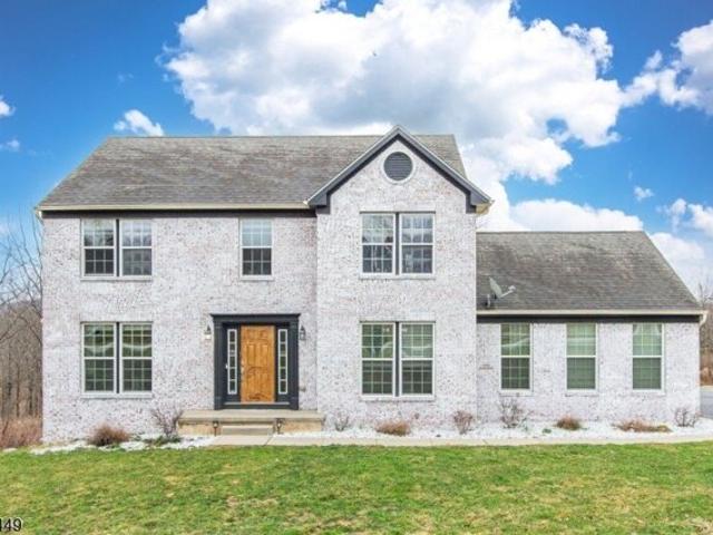 Sterling Dr, Wantage Township, Home For Sale