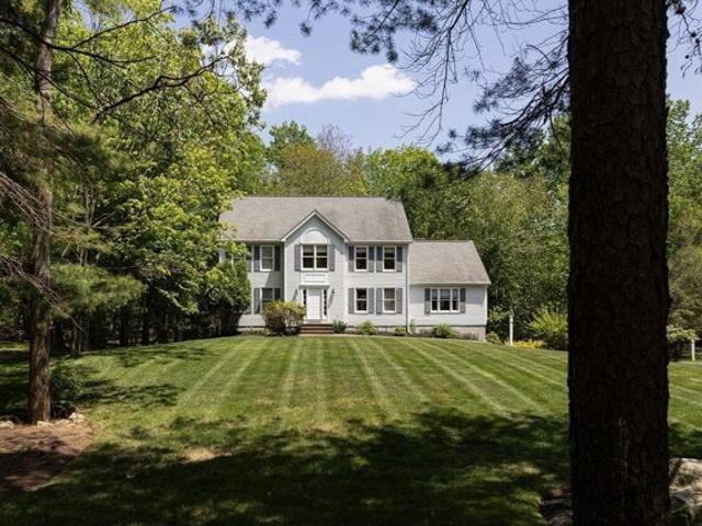 Sterling Dr, Hopkinton, Home For Sale