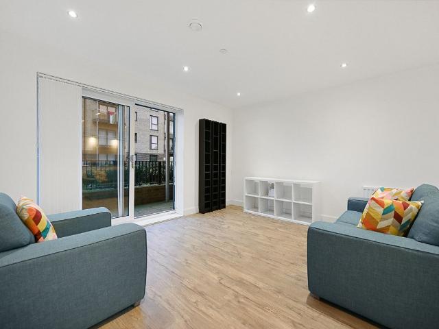 Sterling Drive, Luton LU2, 1 bed flat to rent, £1,400 pcm | PrimeLocation