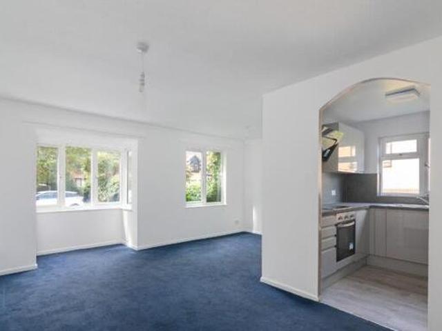 Sterling Gardens, London, 2 Bedroom Flat