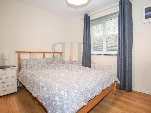 Sterling Gardens,, SE14