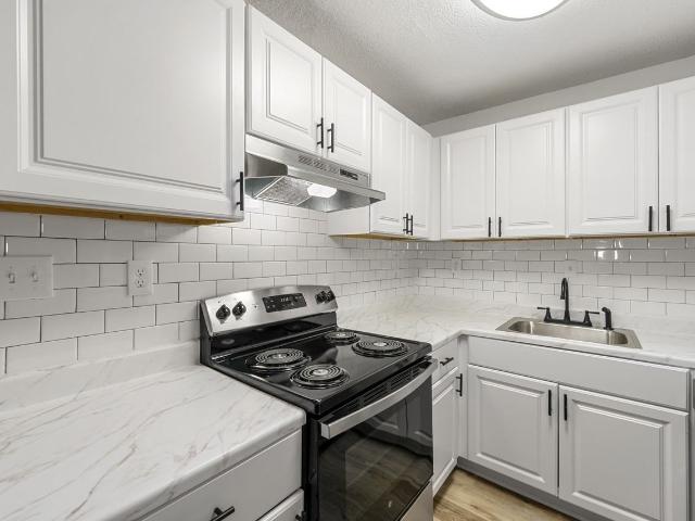 Sterling Glen Apartments 2 Bedroom Apartment for Rent at 1121 Indian Trail Lilburn Rd, Norcross, GA 30093