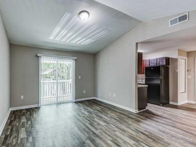 Sterling Glen Apartments 2 Bedroom Apartment for Rent at 1121 Indian Trail Lilburn Rd, Norcross, GA 30093